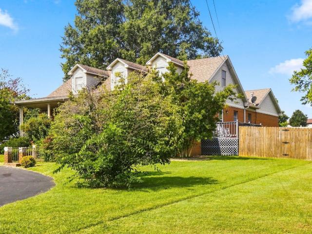 923 Adams Ave