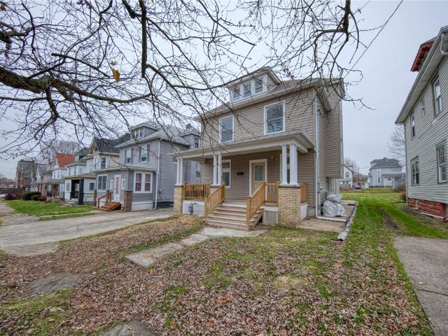 923 Adams St