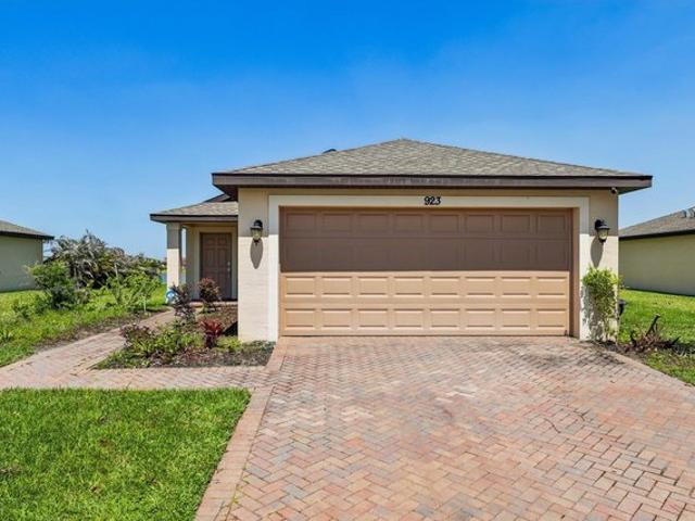 923 Bent Creek Dr, Fort Pierce, FL 34947