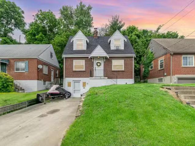 923 BERRY AVE, BELLEVUE, KY 41073 Single Family Residence For.