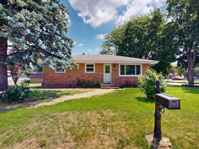 923 Gail Pl, Fort Atkinson, WI 53538