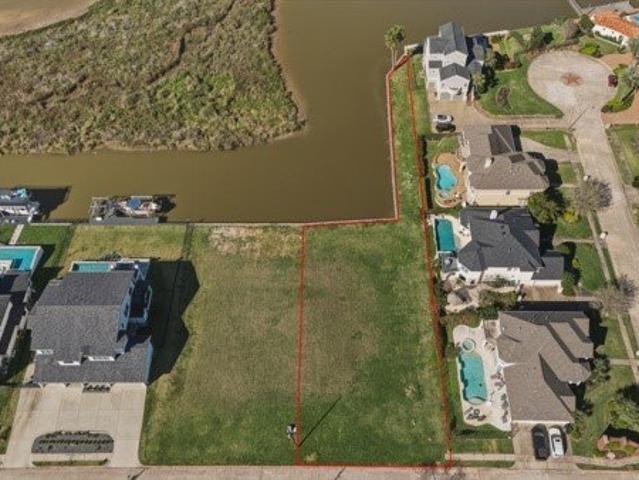 923 Davis Rd, League City, TX 77573