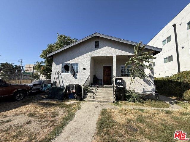 923 E 25th St, Los Angeles, CA 90011