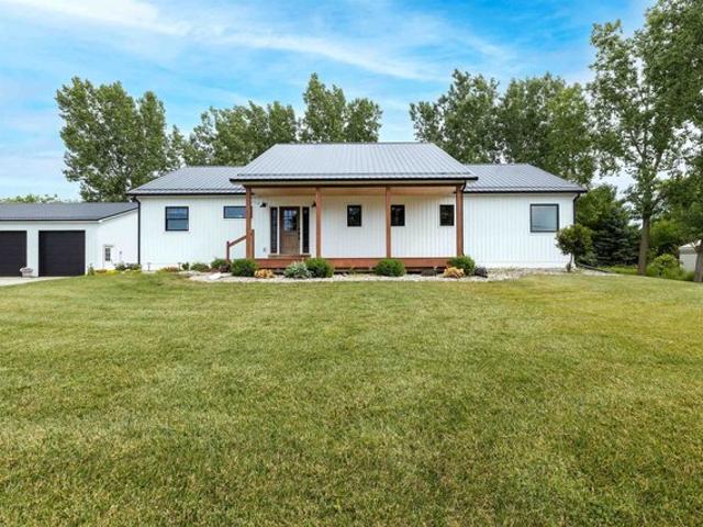 923 E Wheeler Rd, Bay City, MI 48706