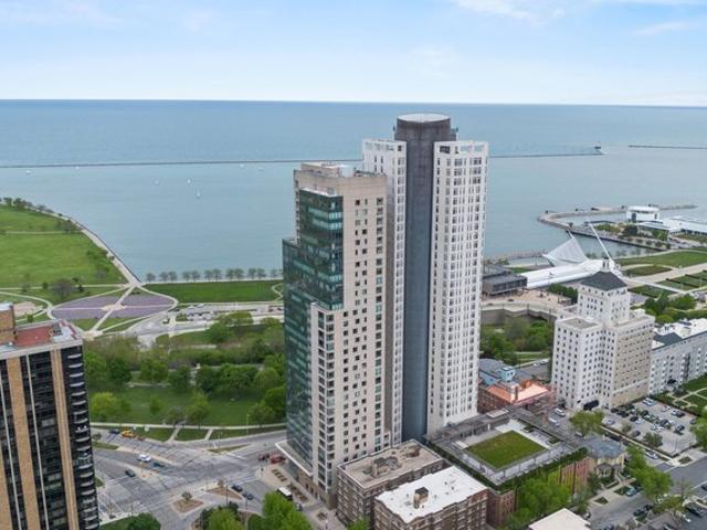 923 E Kilbourn Ave Unit 1803, Milwaukee, WI 53202