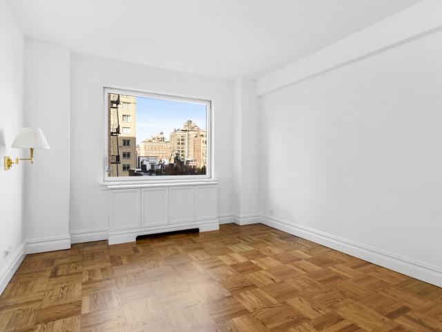 923 Fifth Avenue, New York, NY