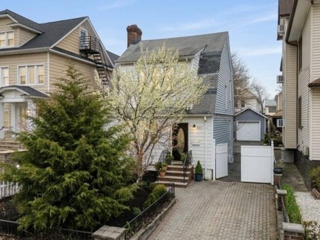 923 Kilsyth Rd, Elizabeth City, NJ 07208