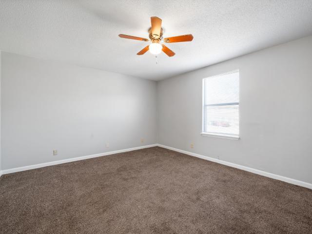 923 Kingsbury Dr # B