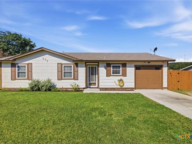 923 Hackberry St, Copperas Cove, TX 76522