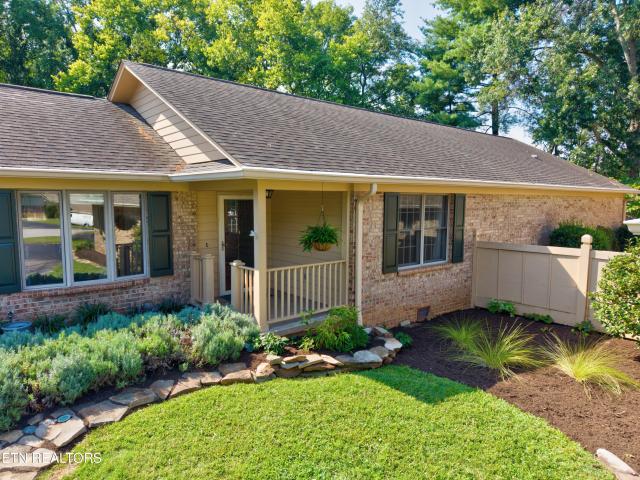 923 Jamestown Way