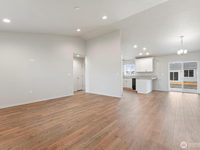 923 La Vista Drive