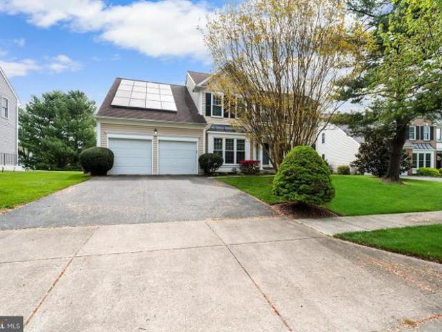 923 Lake Front Dr, Bowie, MD 20721