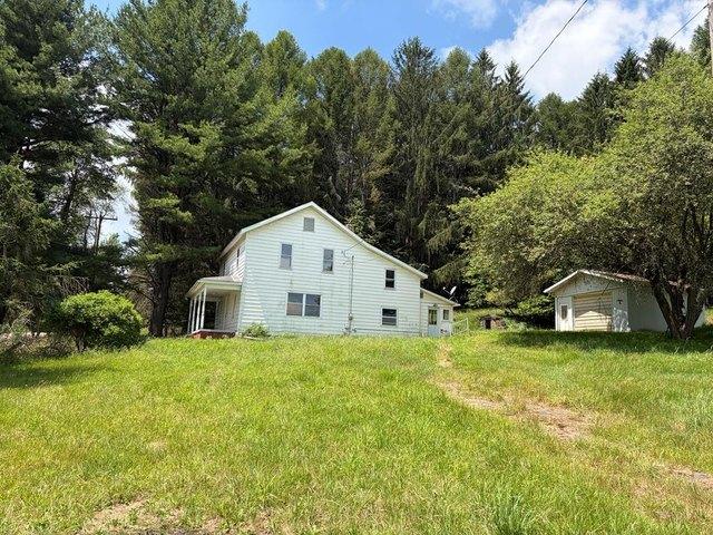 923 Meadville Rd, Titusville, PA 16354