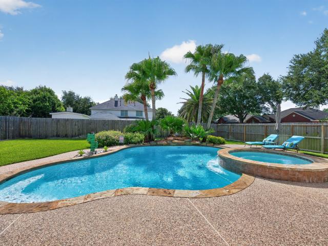 923 N Wellsford Drive