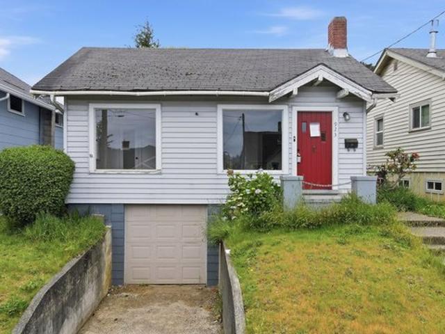 923 S 7th St, Coos Bay, OR 97420