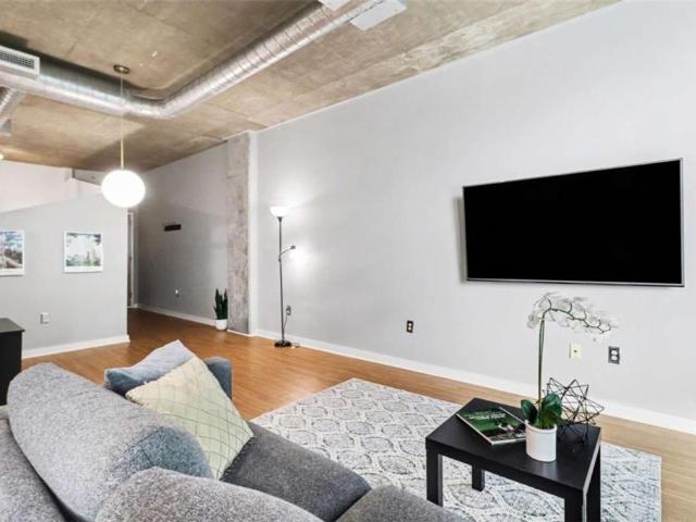 923 Peachtree Street 825
