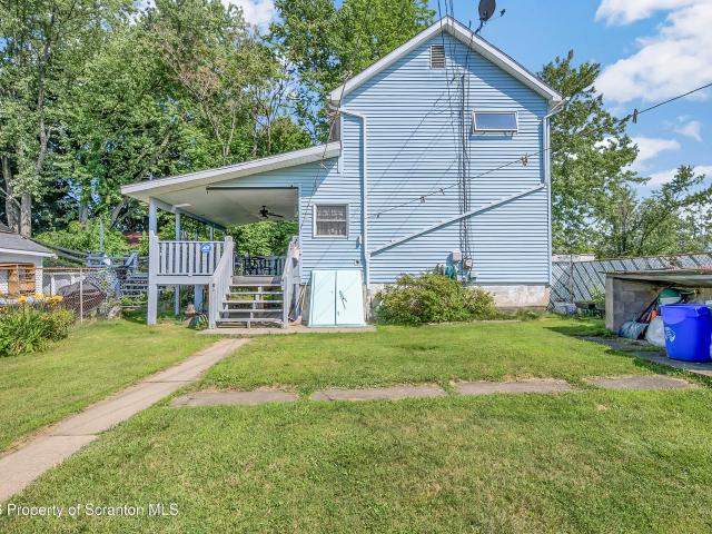 923 #R Slocum Avenue