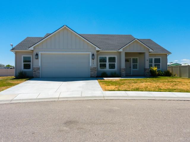 923 Redwood Ct