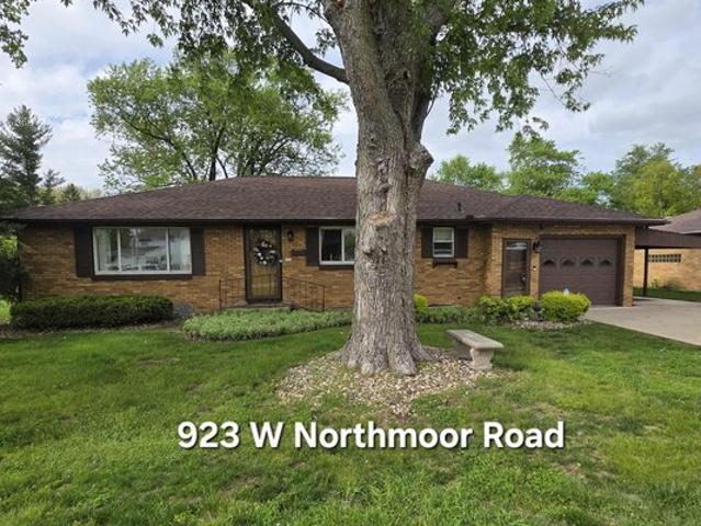 923 W Northmoor Rd, Peoria, IL 61614