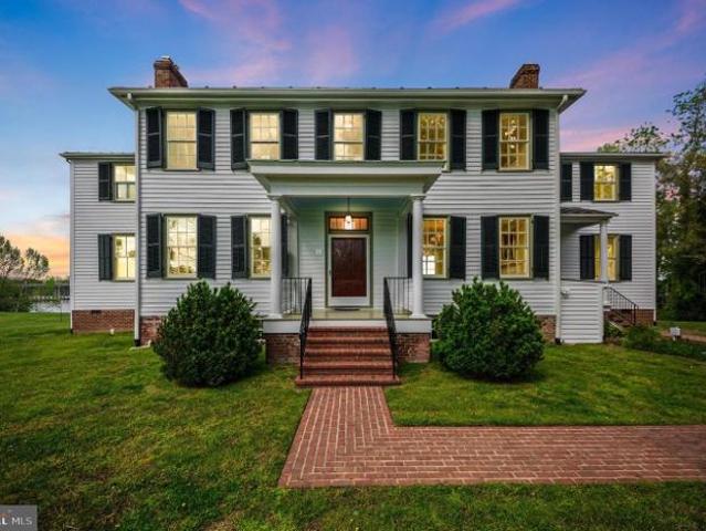 923 Water St, Port Royal, VA 22535