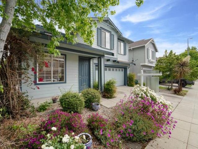 923 Wilks St, East Palo Alto, CA 94303