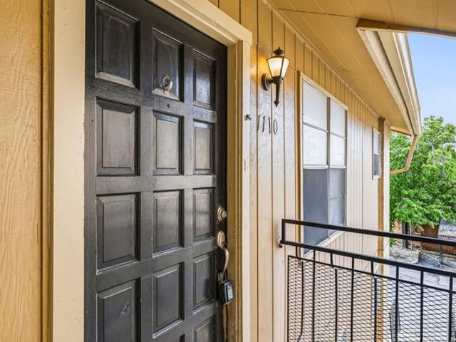 923 Vance Jackson Rd Apt 1110, San Antonio, TX 78201