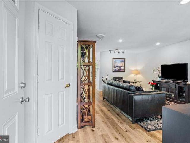 9245 Ridgefield Circle
