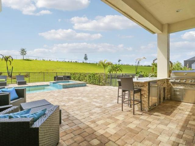 9247 SW Miracoli Way, Port Saint Lucie, FL 34987