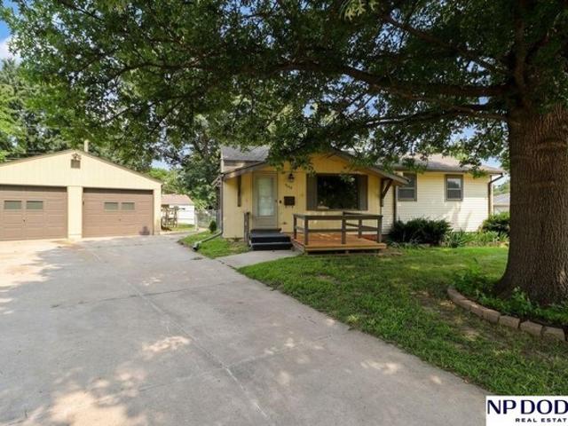 9248 Fowler Cir, Omaha, NE 68134