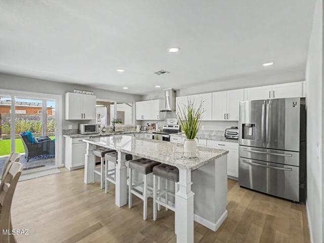 9240 E Colette St, Tucson, AZ 85710