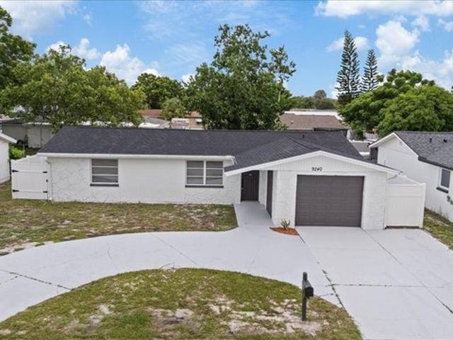 9240 Sterling Ln, Port Richey, FL 34668