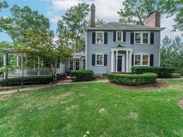 9242 Clayton Rd, Ladue, MO 63124