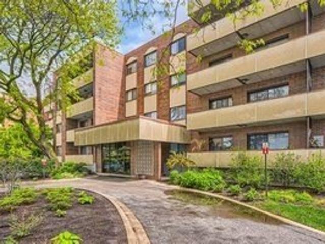9242 Gross Point Rd Apt 107, Skokie, IL 60077