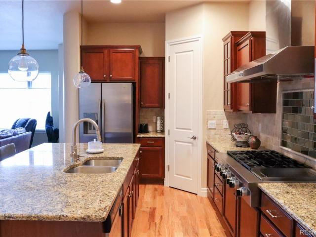 9242 Ridgegate Parkway