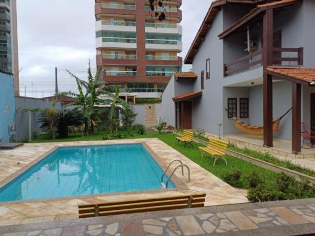 9242 SOBRADO 4 DORMITÓRIOS 1 SUÍTE LADO PRAIA À VISTA CENTRO MONGAGUÁ