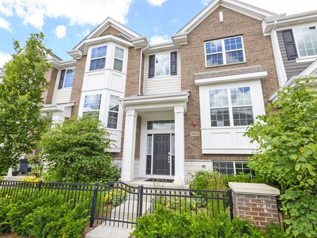 9242 W 143rd St, Orland Park, IL 60462