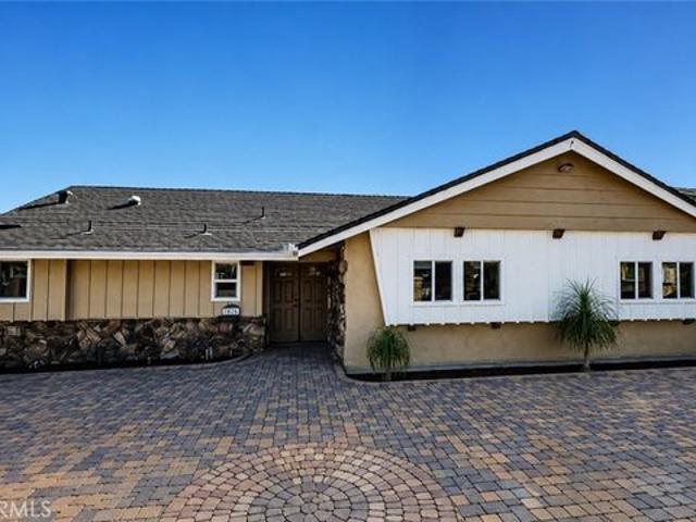 9243 Cayuga Ave, Sun Valley, CA 91352