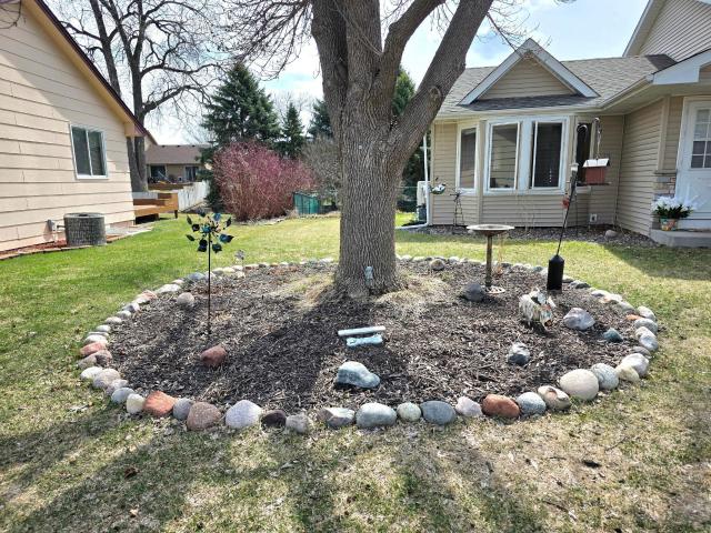 9243 Queens Gdn N, Brooklyn Park, MN 55443 | MLS #7054 | Compass