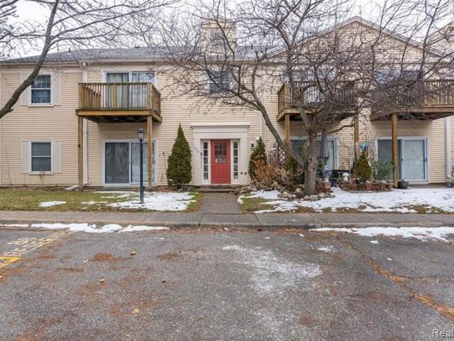 924 Chestnut Hill Dr Apt A, Auburn Hills, MI 48326