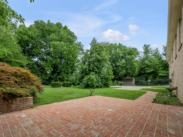924 Chinoe Road