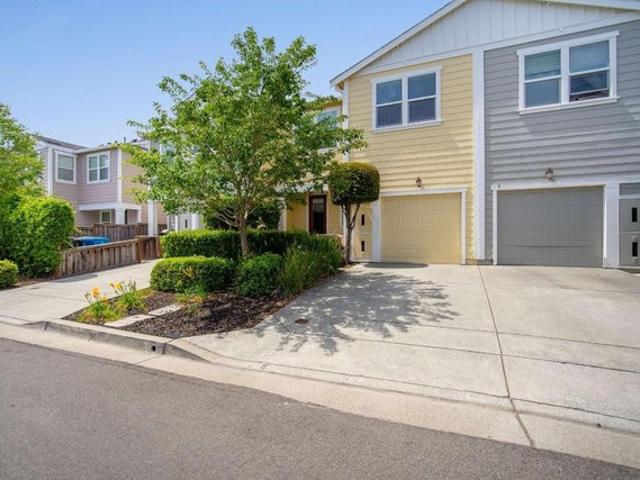 924 Aston Ave, Santa Rosa, CA 95404