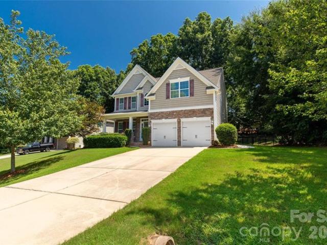 924 Autumn Glen Ct, Clover, SC 29710