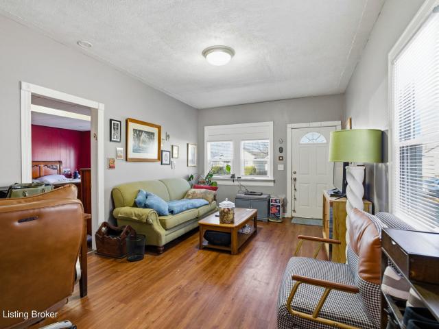 924 Burton Ave