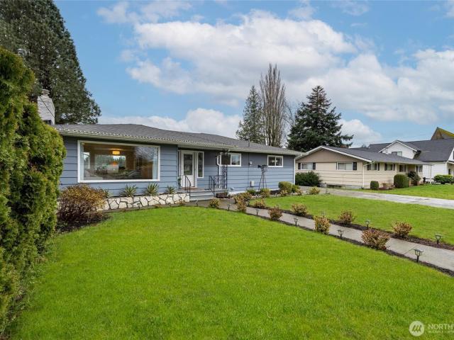 924 E Grover St, Lynden, WA 98264 | MLS #2458 | Compass