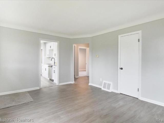 924 E Otis Avenue