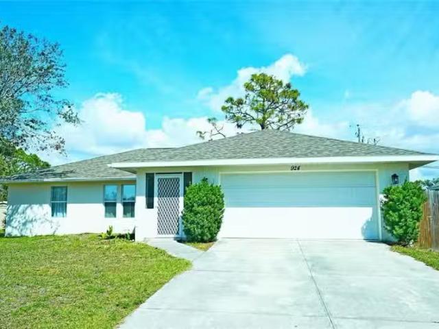 924 Euclid Rd, Venice, FL 34293 MLS# A4647153