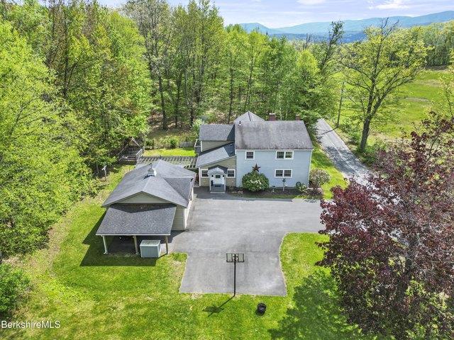 924 Henderson Rd, Williamstown, MA 01267