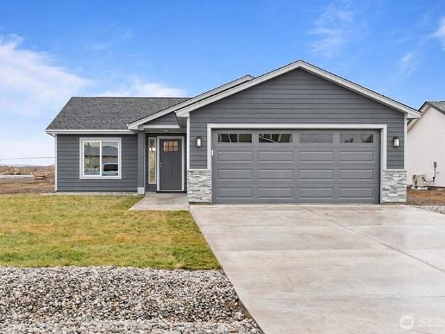924 LA Vista Dr, Warden, WA 98857