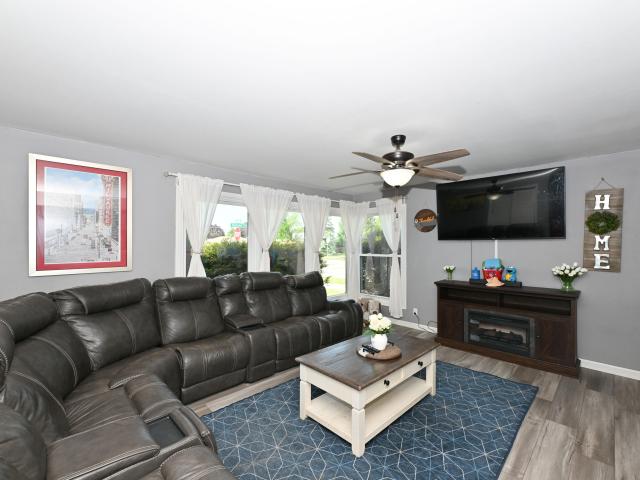 924 Montclair Dr