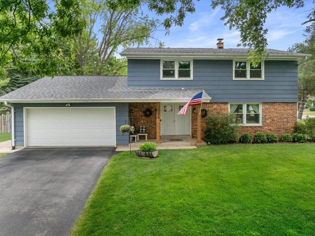 924 Marquette Rd, Hartland, WI 53029